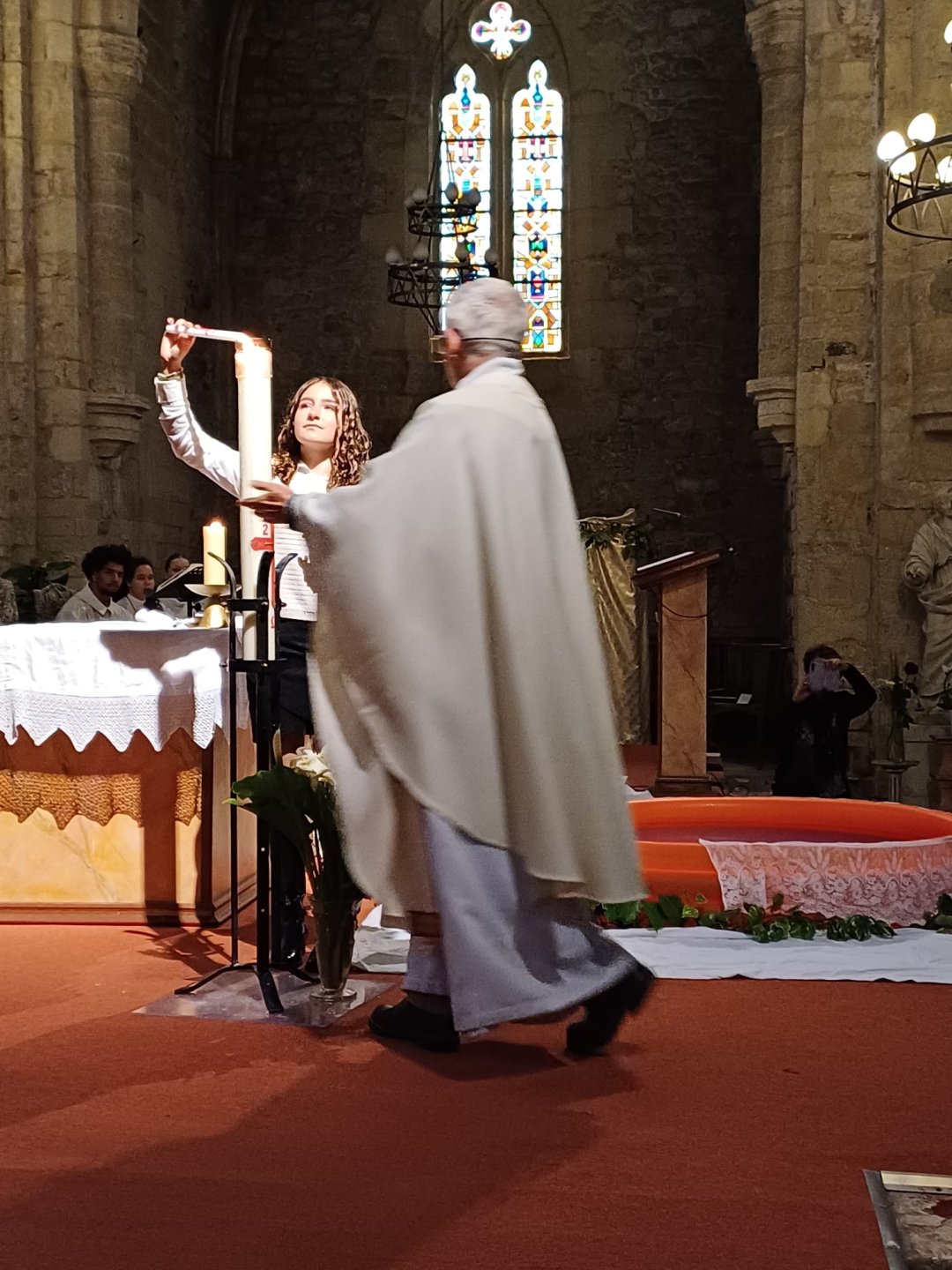 Dimanche 27 avril 2025, baptême par immersion de Léa. - Paroisse Saint ...