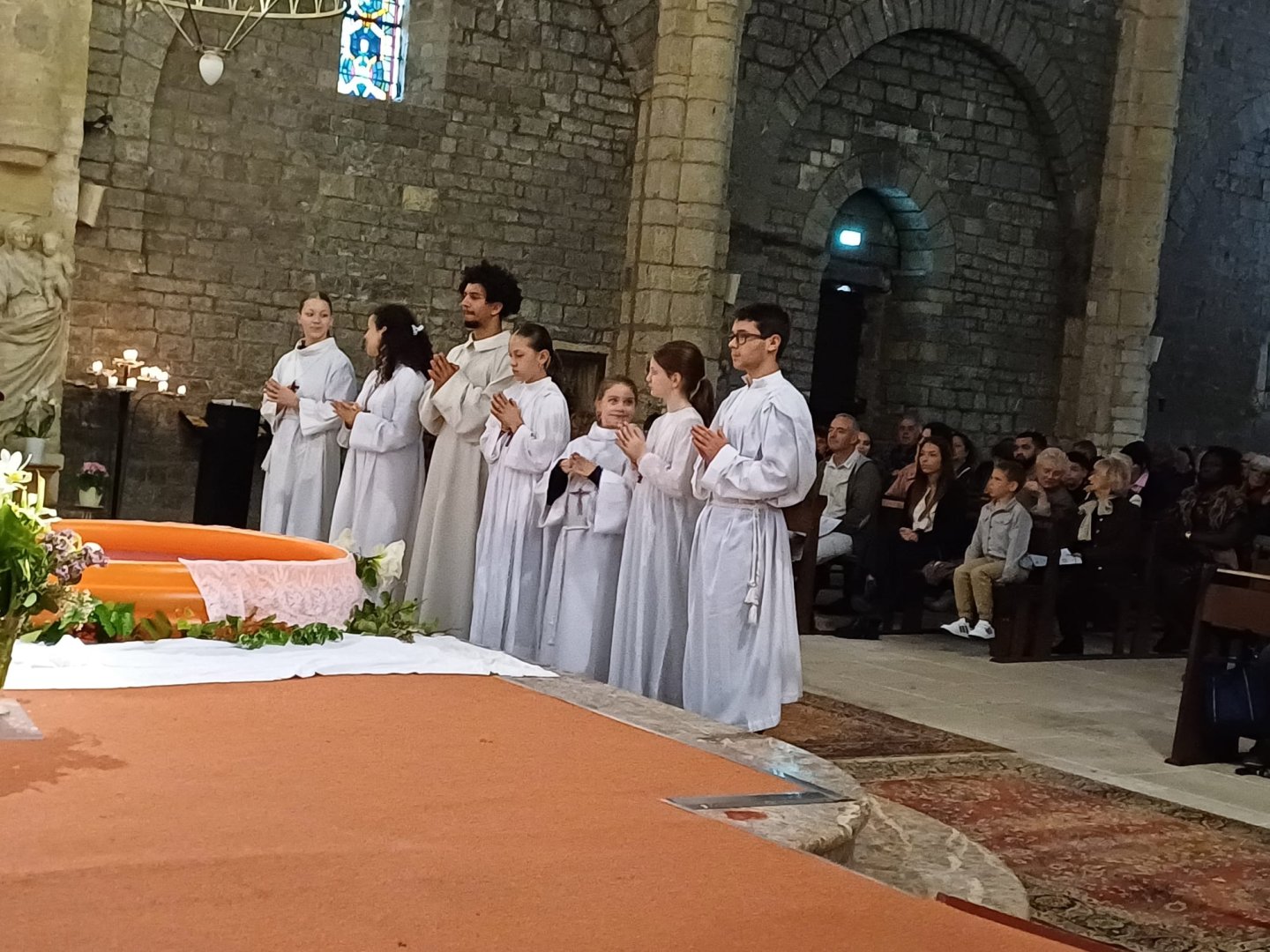 Dimanche 27 avril 2025, baptême par immersion de Léa. - Paroisse Saint ...